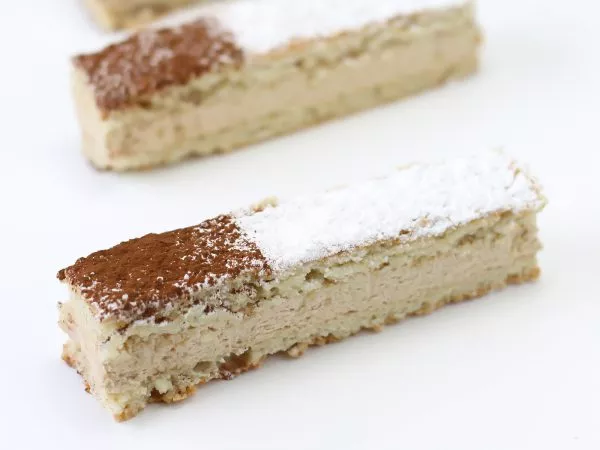 Miserable with hazelnut cream - FunCakes