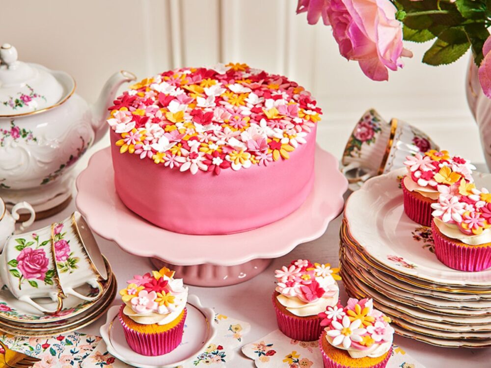 Fondant cake - FunCakes