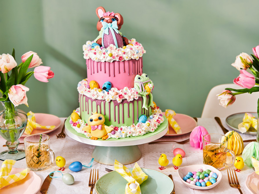 Easter cake with Easter figures - FunCakes