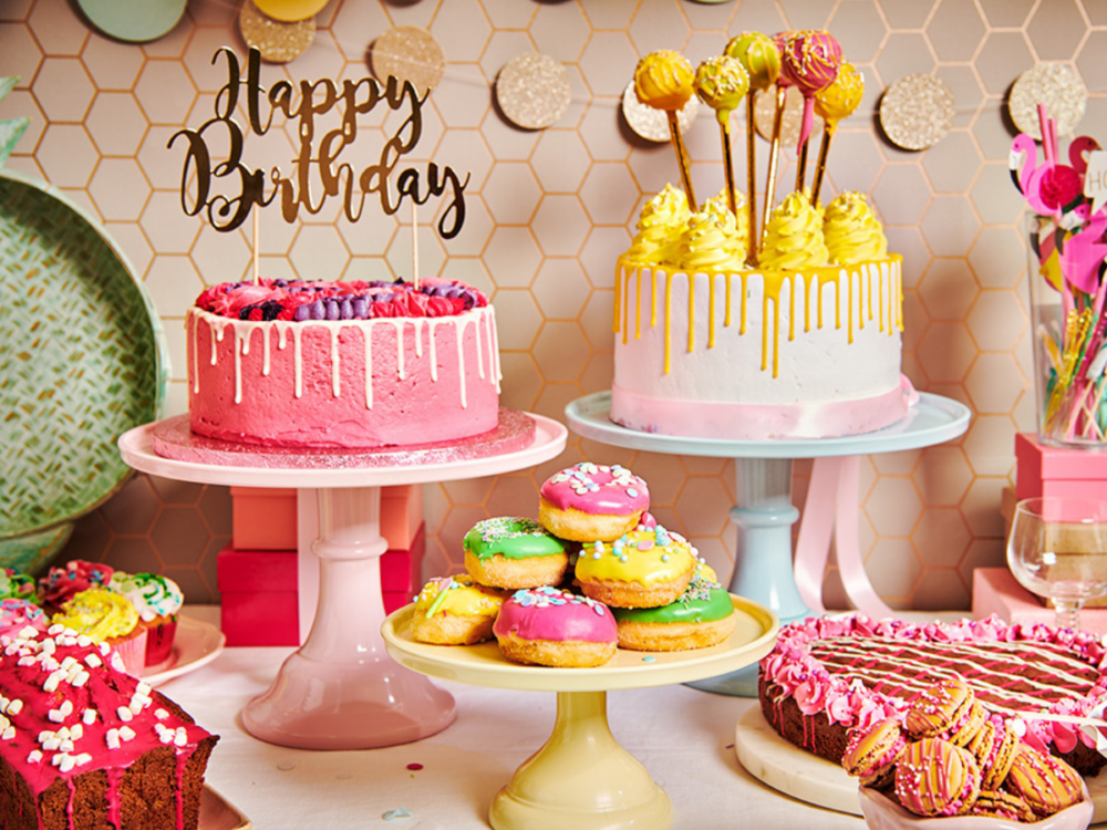 Pink drip cake - FunCakes