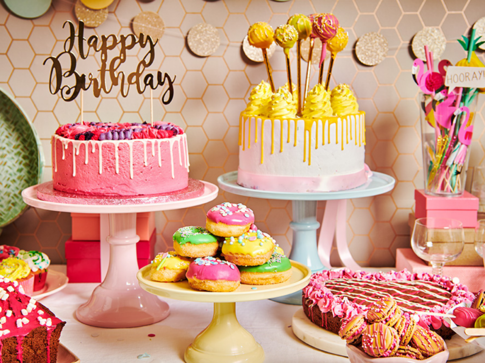 Drip cake with cake pops - FunCakes