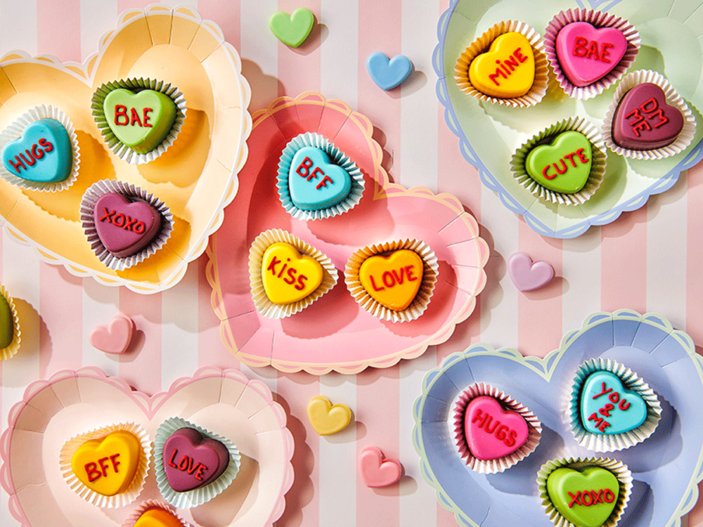Choco hearts with text - FunCakes