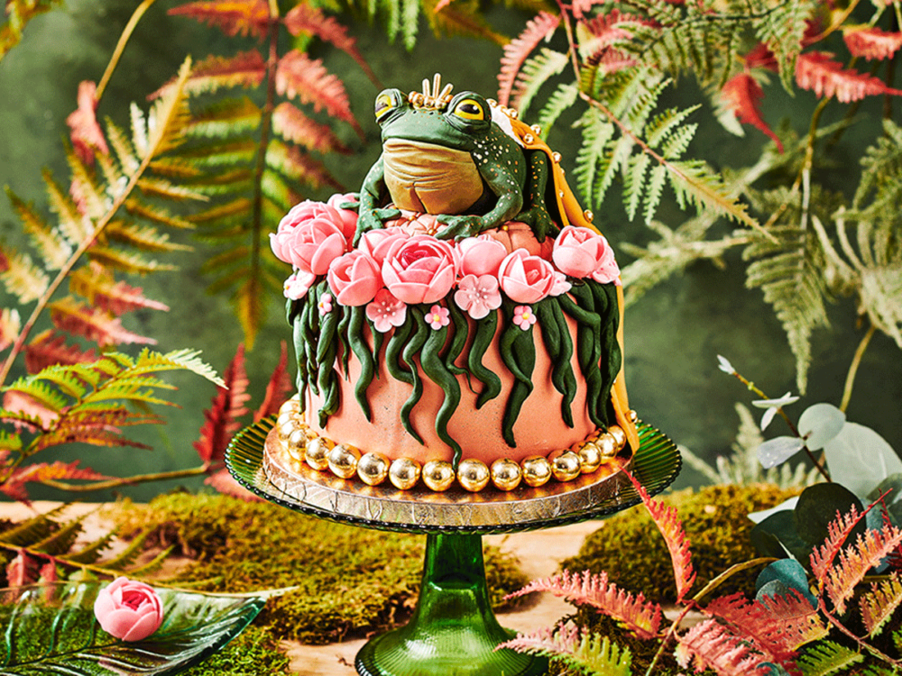 Shimmering frog cake - FunCakes