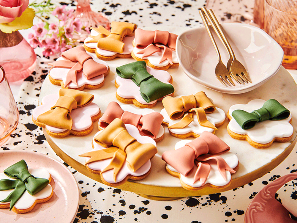 Bow cookies - FunCakes