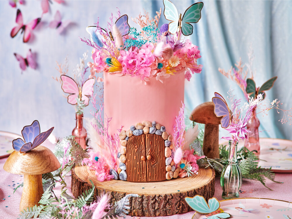 Fairy cake with dried flowers - FunCakes