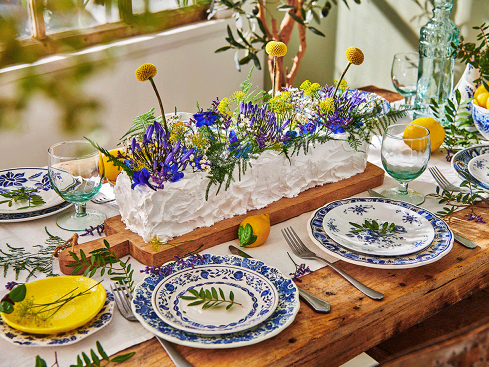 Long wedding flower cake - FunCakes